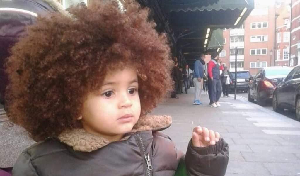 "Il est devenu une star grâce à sa coiffure": les parents du garçon ont ...